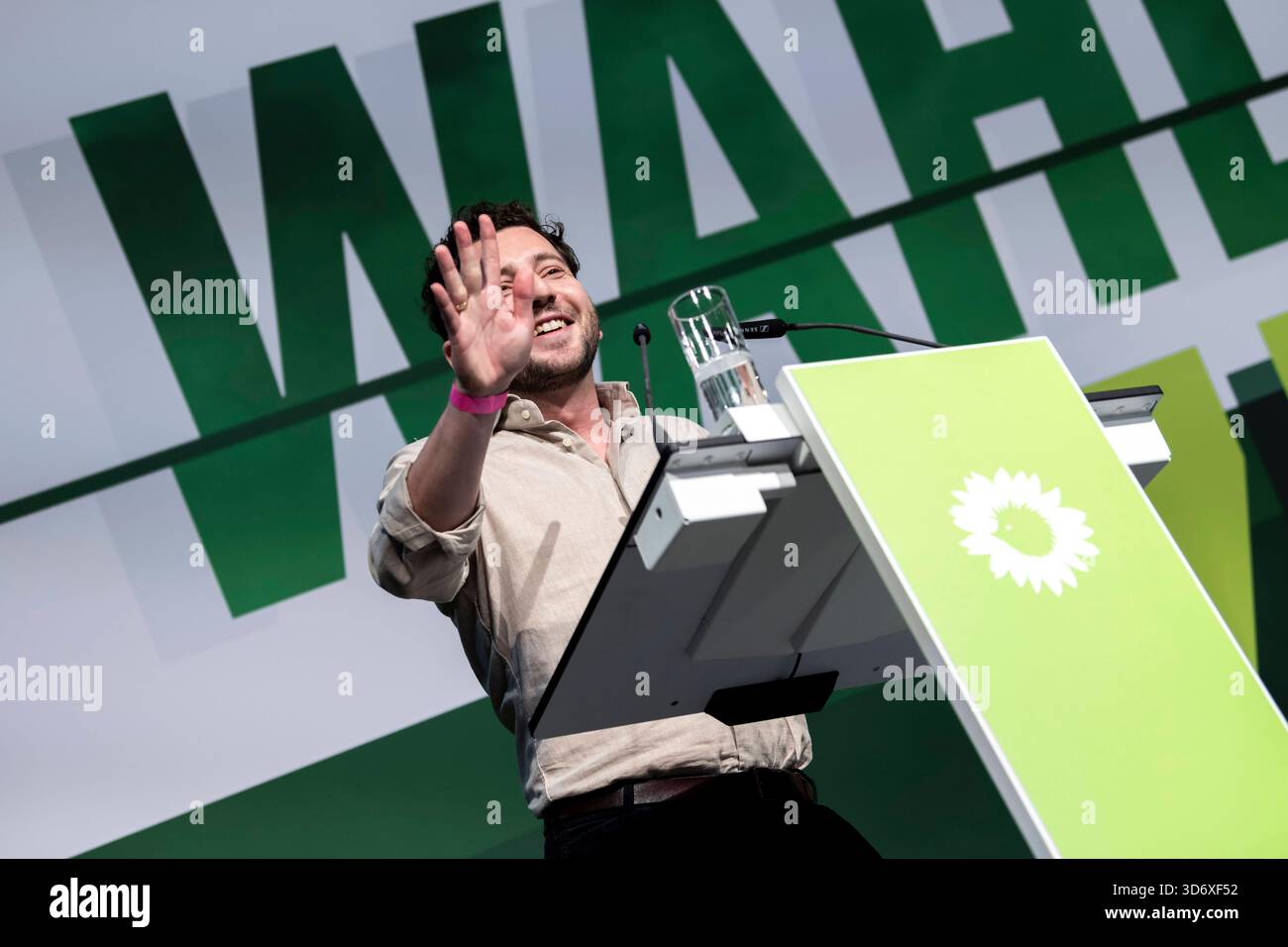 BuÌˆndnis 90/die GruÌˆnen Berlin Landesparteitag 2025 Bundesvorsitzender Felix Banaszak hält ...