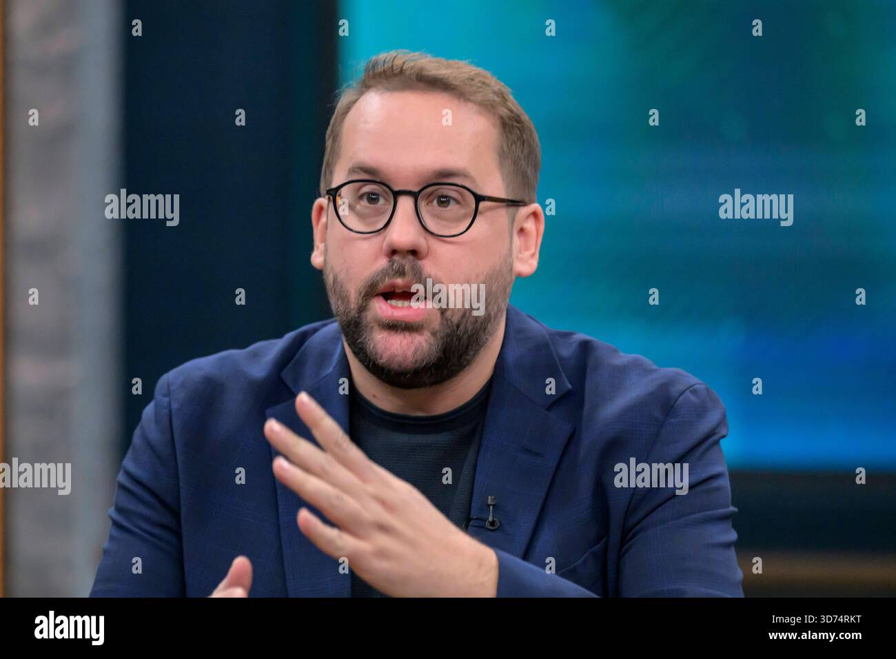 im Bild v.l.: Paul Ronzheimer Journalist Bild, GER, Berlin, Studio, zu ...