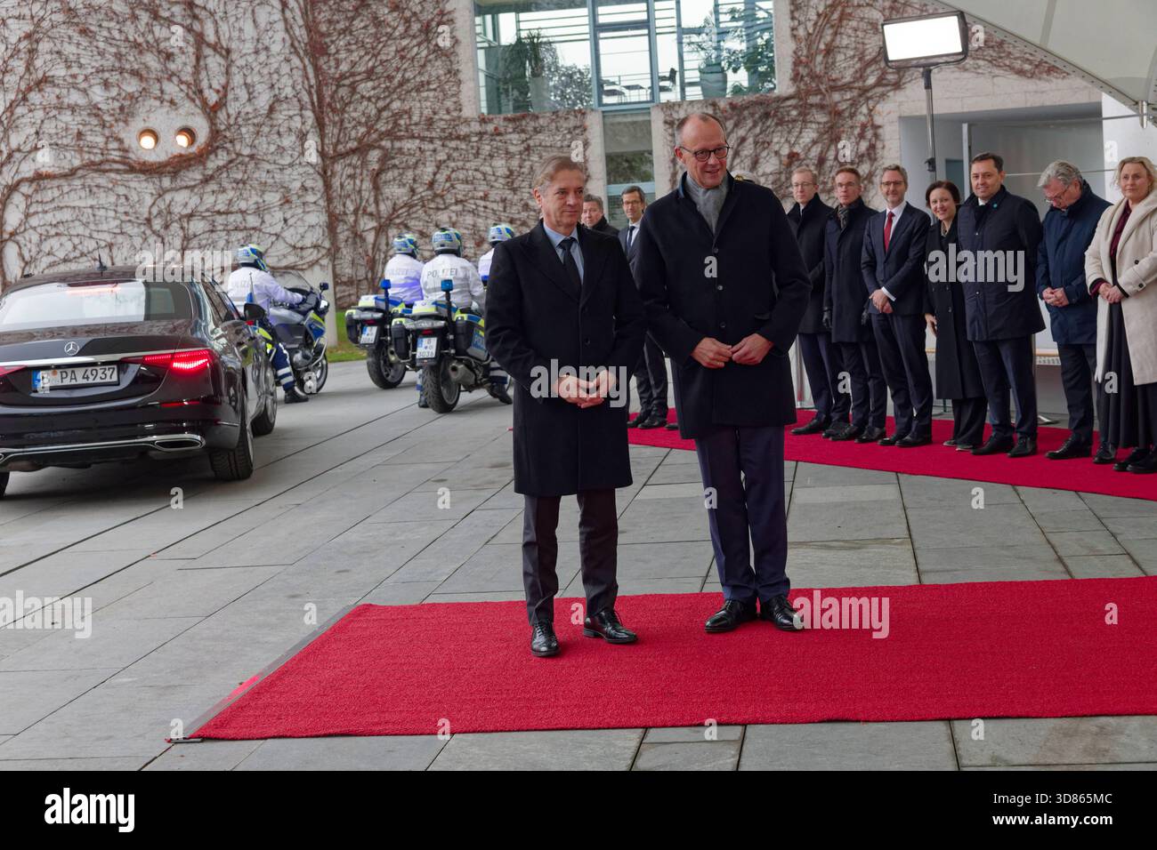 Friedrich Merz und Robert Golob 28. November 2025 Deutschland, Berlin ...