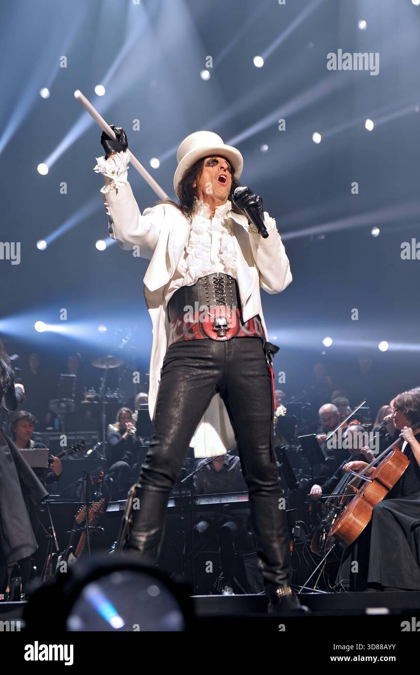 Nacht der Proms 2025. Sänger Alice Cooper während eines Auftrittes im ...