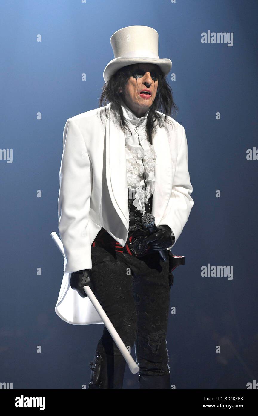 Alice Cooper live bei der 40. Nacht der Proms 2025 in der ZAG Arena ...