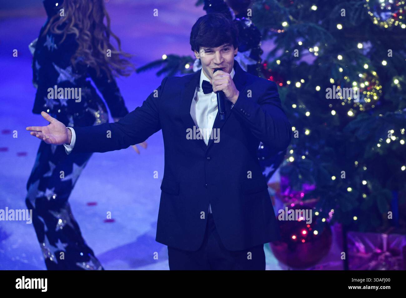 Saenger Wincent Weiss - ARD Live Show Adventsfest der 100,000 Lichter ...