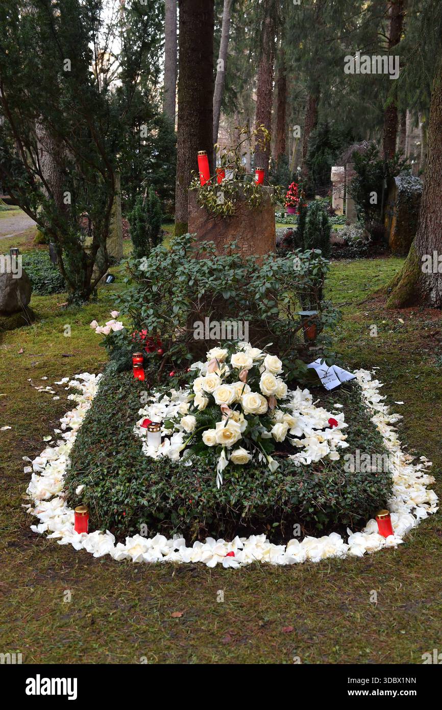 Grab von Alice und Ellen Kessler / Grab, Gräber / Friedhof Grünwald ...