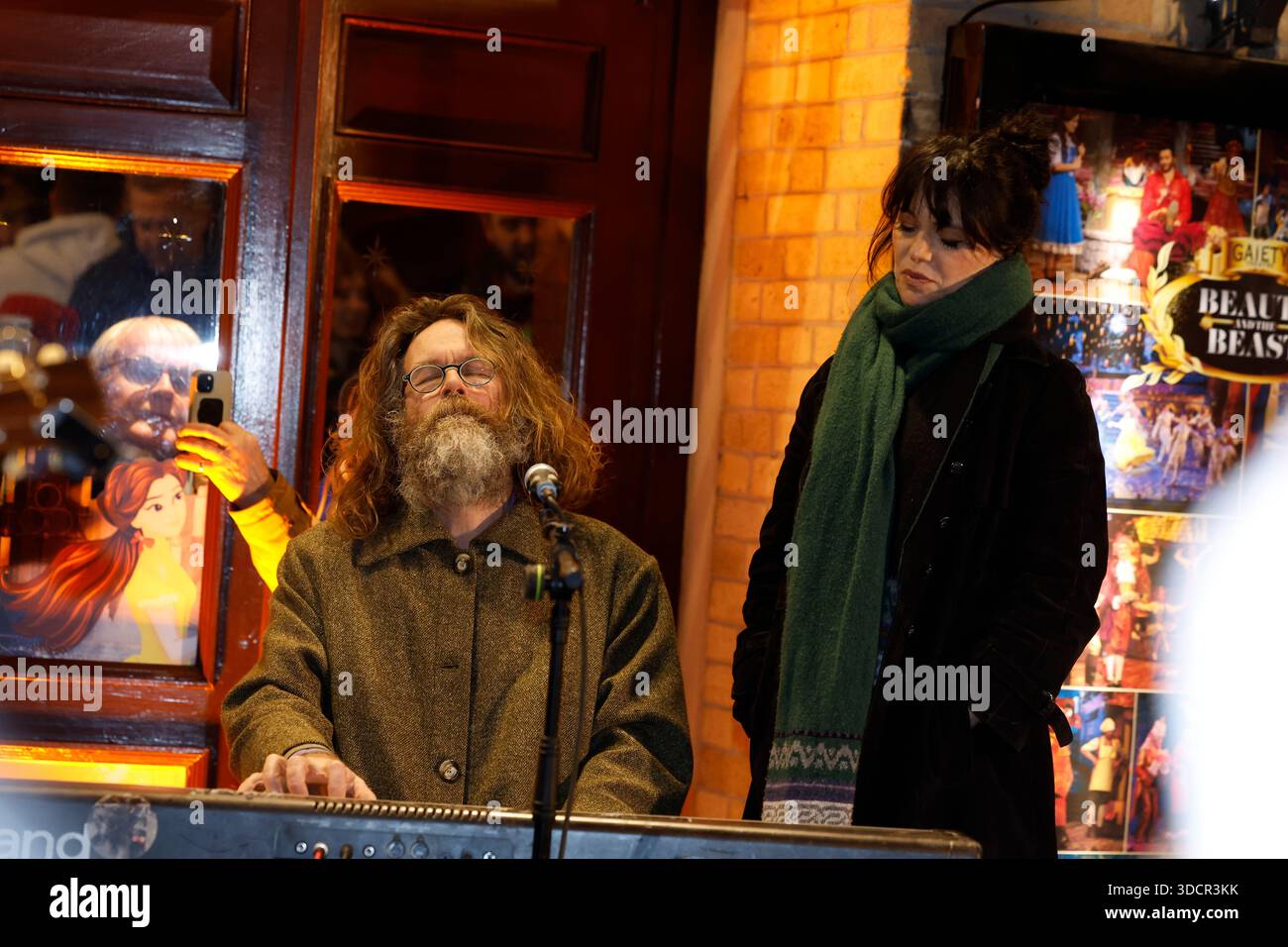 Liam O Maonlai (links) und Imelda May nehmen an der jährlichen ...