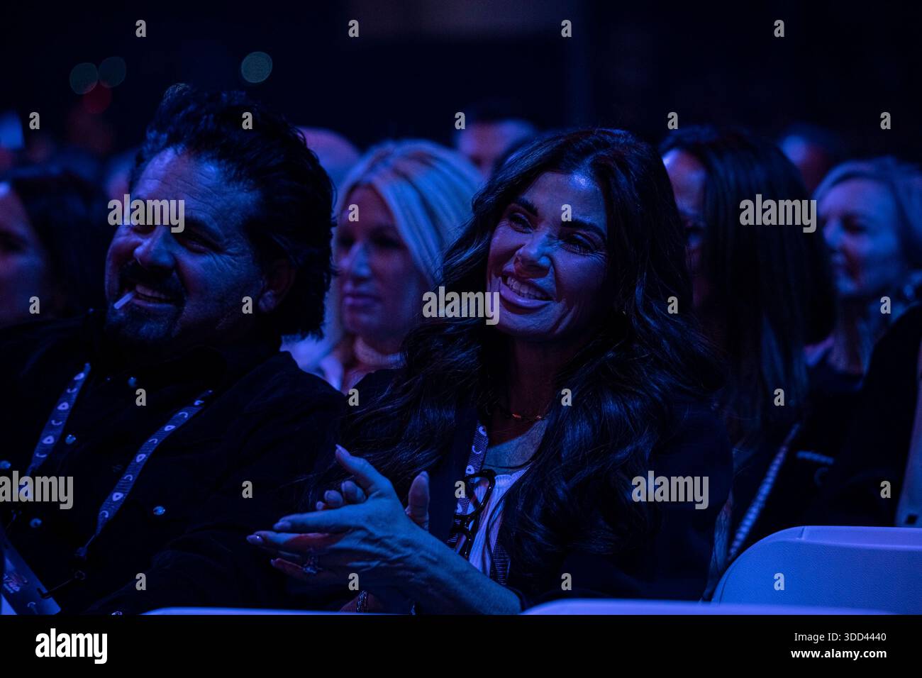 Erika Kirk, die Witwe von Charlie Kirk, spricht 30.000 Teilnehmer am ...