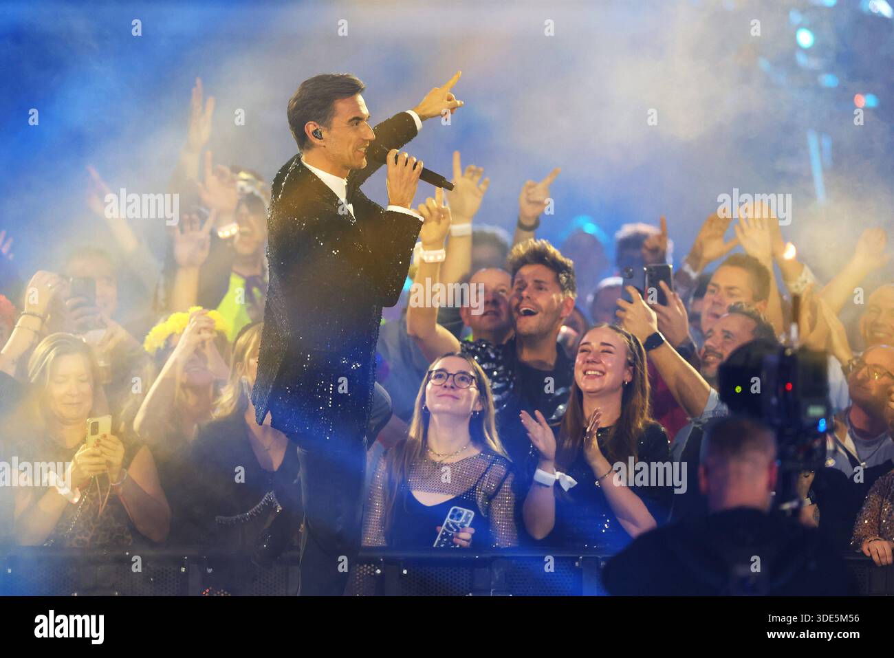 Silvester-Schlagerboom 2026 live die Wunderlichtershow Florian ...