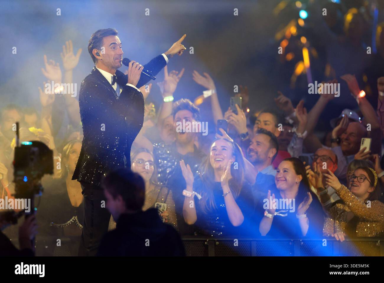 Silvester-Schlagerboom 2026 live die Wunderlichtershow Florian ...