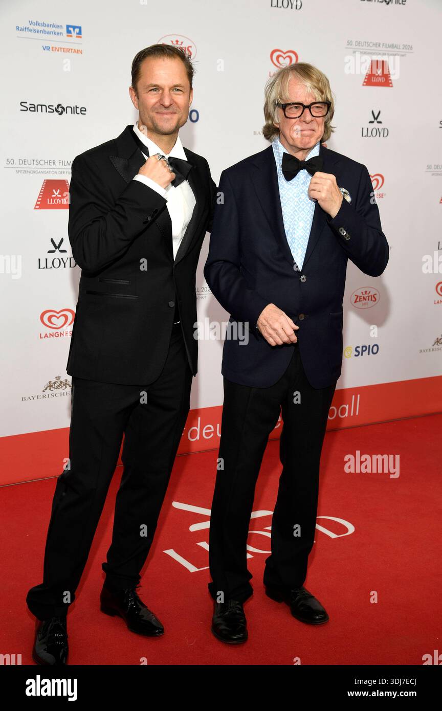 Philipp Hochmair und Helge Schneider beim 50. Deutsche Filmball 2026 im ...