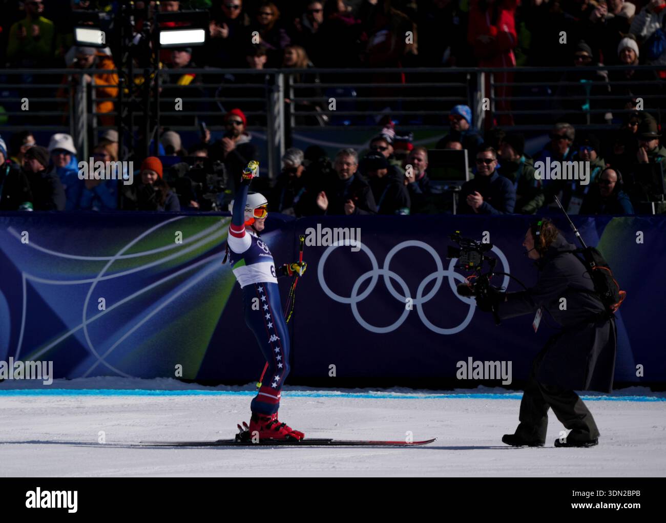 Die Breezy Johnson der USA feiert ihren Lauf während der Women's Alpine ...