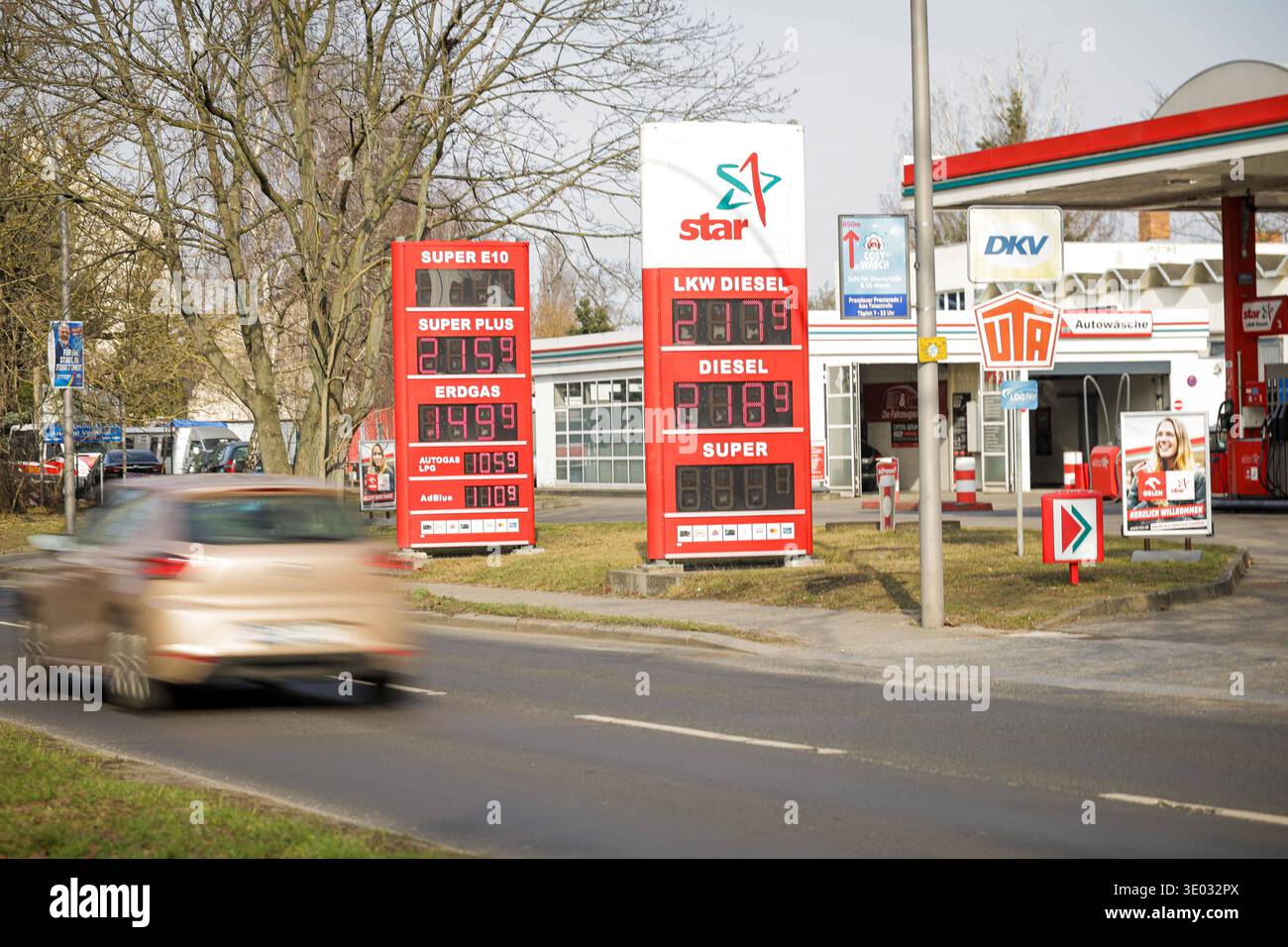 Aktuelle Benzinpreise an Berliner Tankstellen bei Jet, Shell, HEM, STAR ...