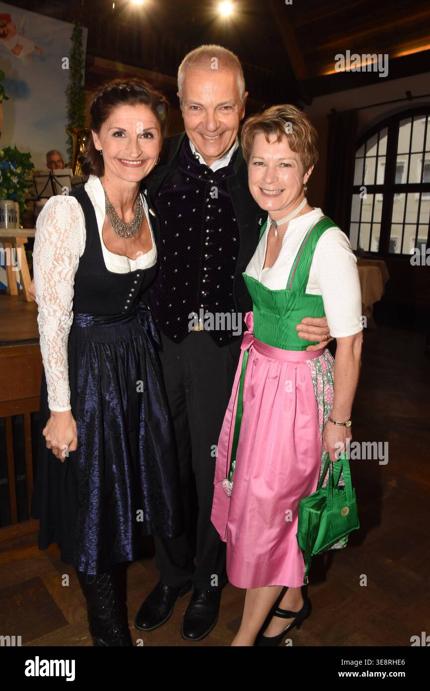 Marion Schieder Moderatorin Dr. Michael Irmgard Moeller Ehemaliger ...