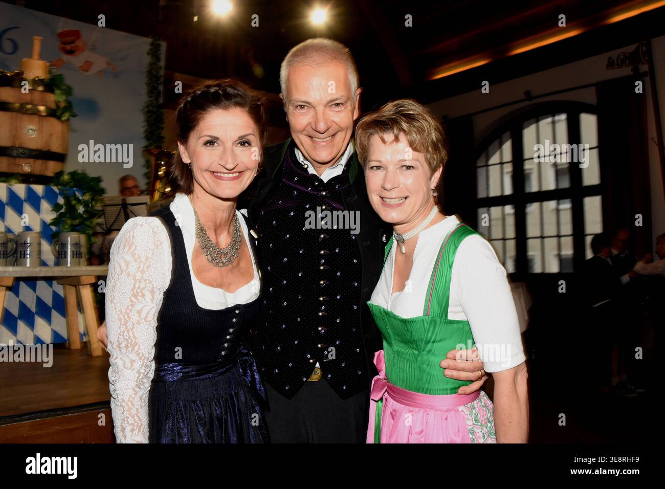 Marion Schieder Moderatorin Dr. Michael Irmgard Moeller Ehemaliger ...