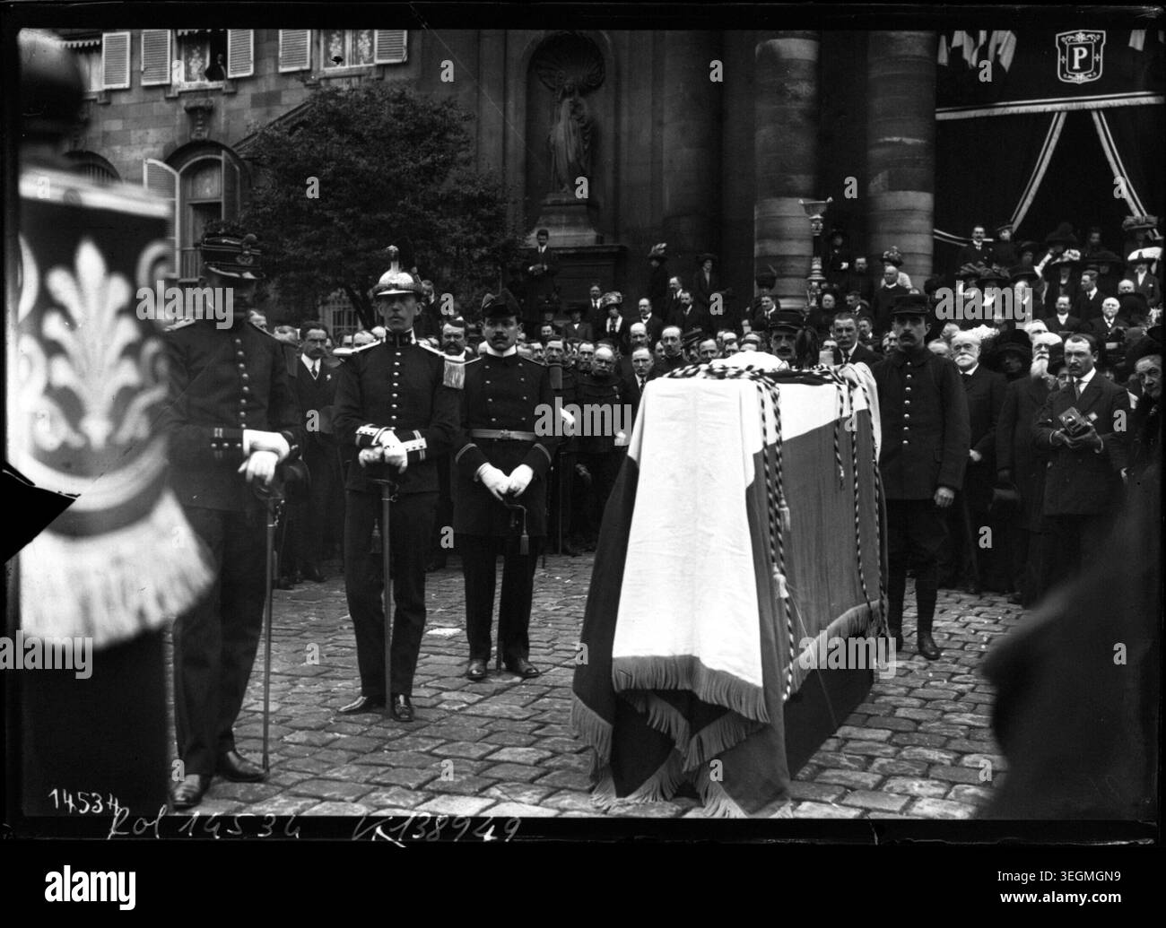 Beerdigung von leutnant princeteau, paris 1911 -Fotos und -Bildmaterial ...