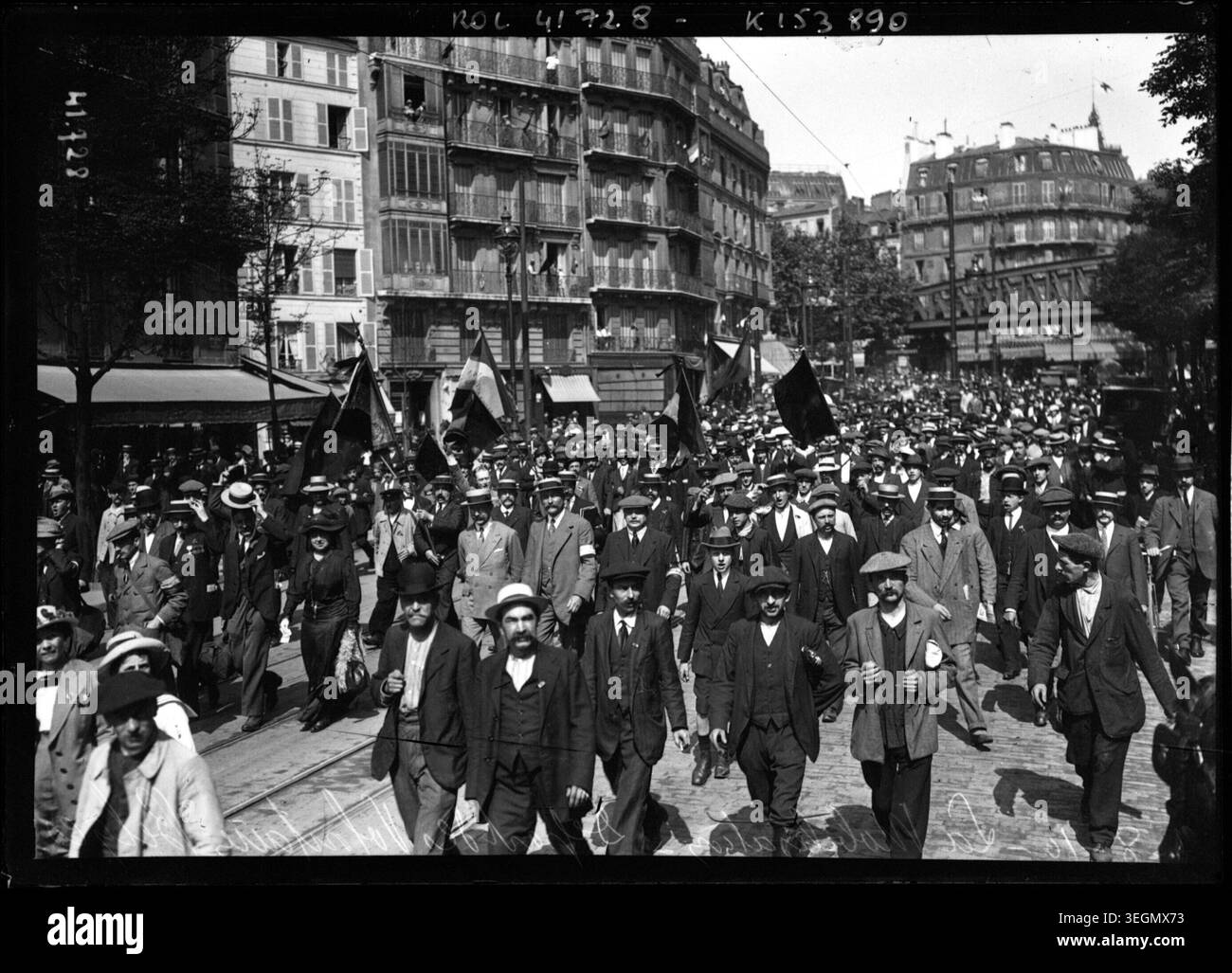 Belgische freiwillige, pariser prozession 1914 -Fotos und -Bildmaterial ...