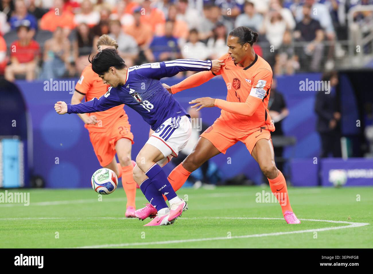 Virgil van dijk niederlande ayase ueda japan -Fotos und -Bildmaterial ...