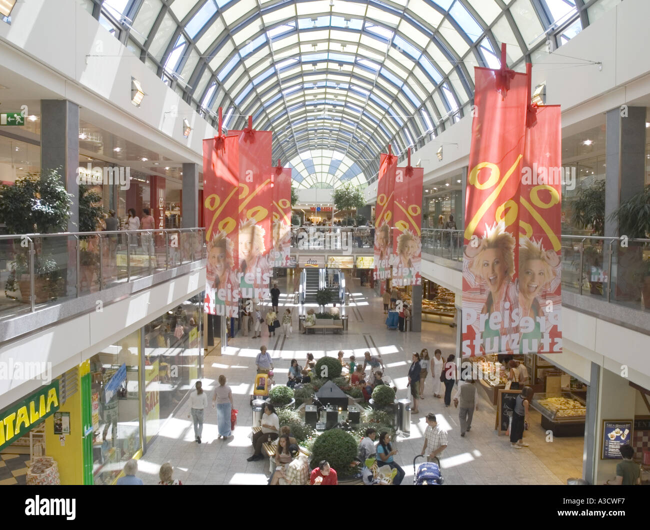 Elegantes Riem Arcaden Geschäfte Plan Fotos