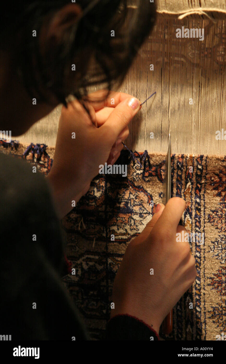 Weben einer teppichweberei -Fotos und -Bildmaterial in hoher Auflösung ...