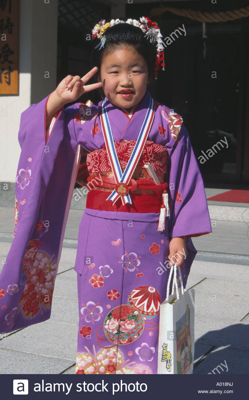 Japanese Girl Peace Sign Stockfotos & Japanese Girl Peace Sign Bilder ...