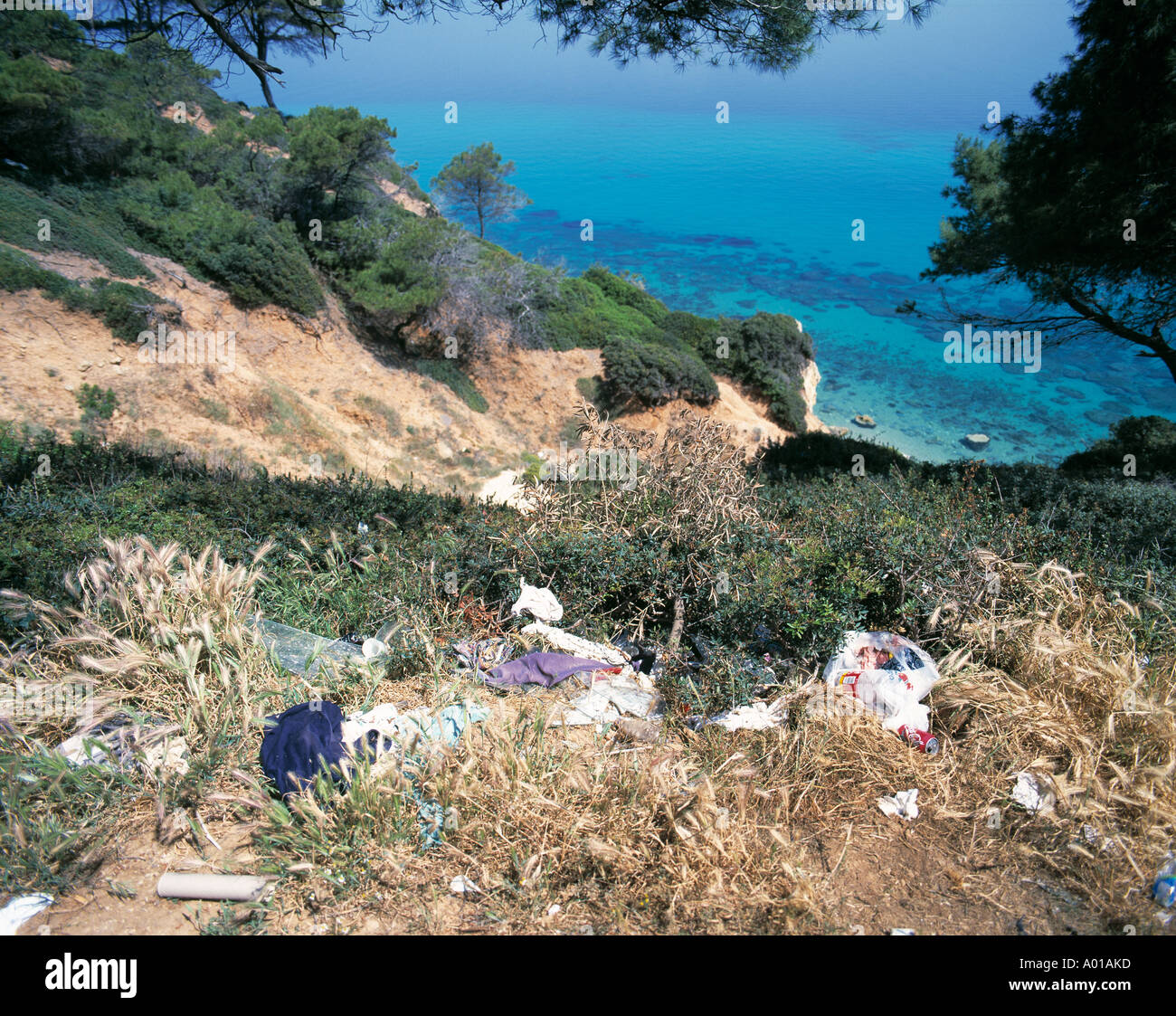 Verschmutzter Strand, Altlastenbearbeitung, Umweltverschmutzung ...
