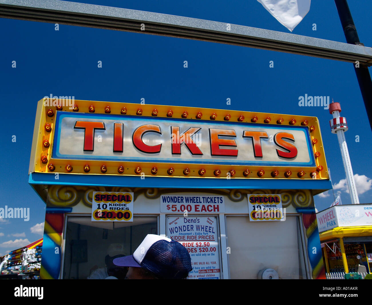 Fairground Ticket Booth Stockfotos und -bilder Kaufen - Alamy