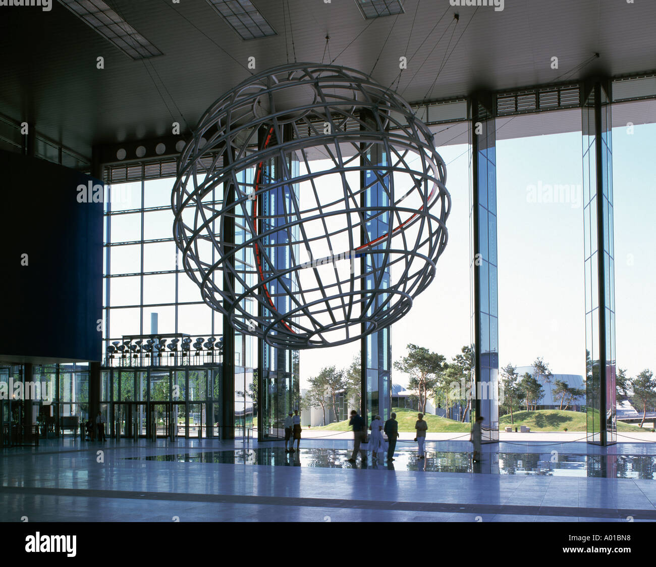 Vw autostadt wolfsburg lower germany -Fotos und -Bildmaterial in hoher Auflösung - Seite 2 - Alamy
