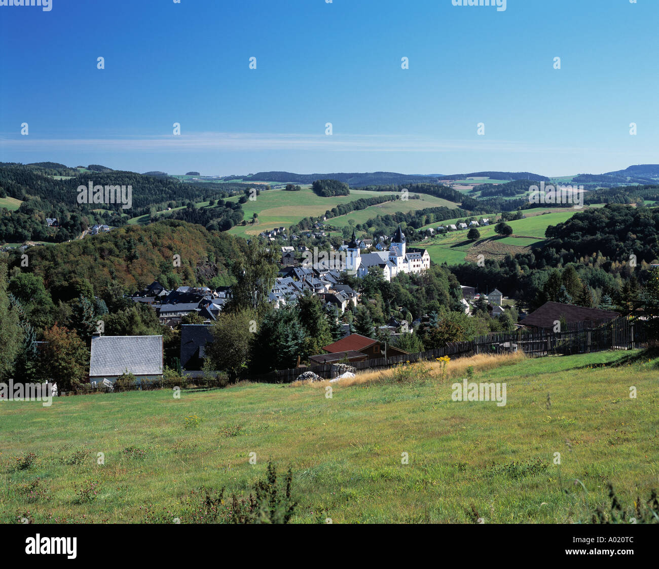Stadtkirche saint georgen -Fotos und -Bildmaterial in hoher Auflösung ...