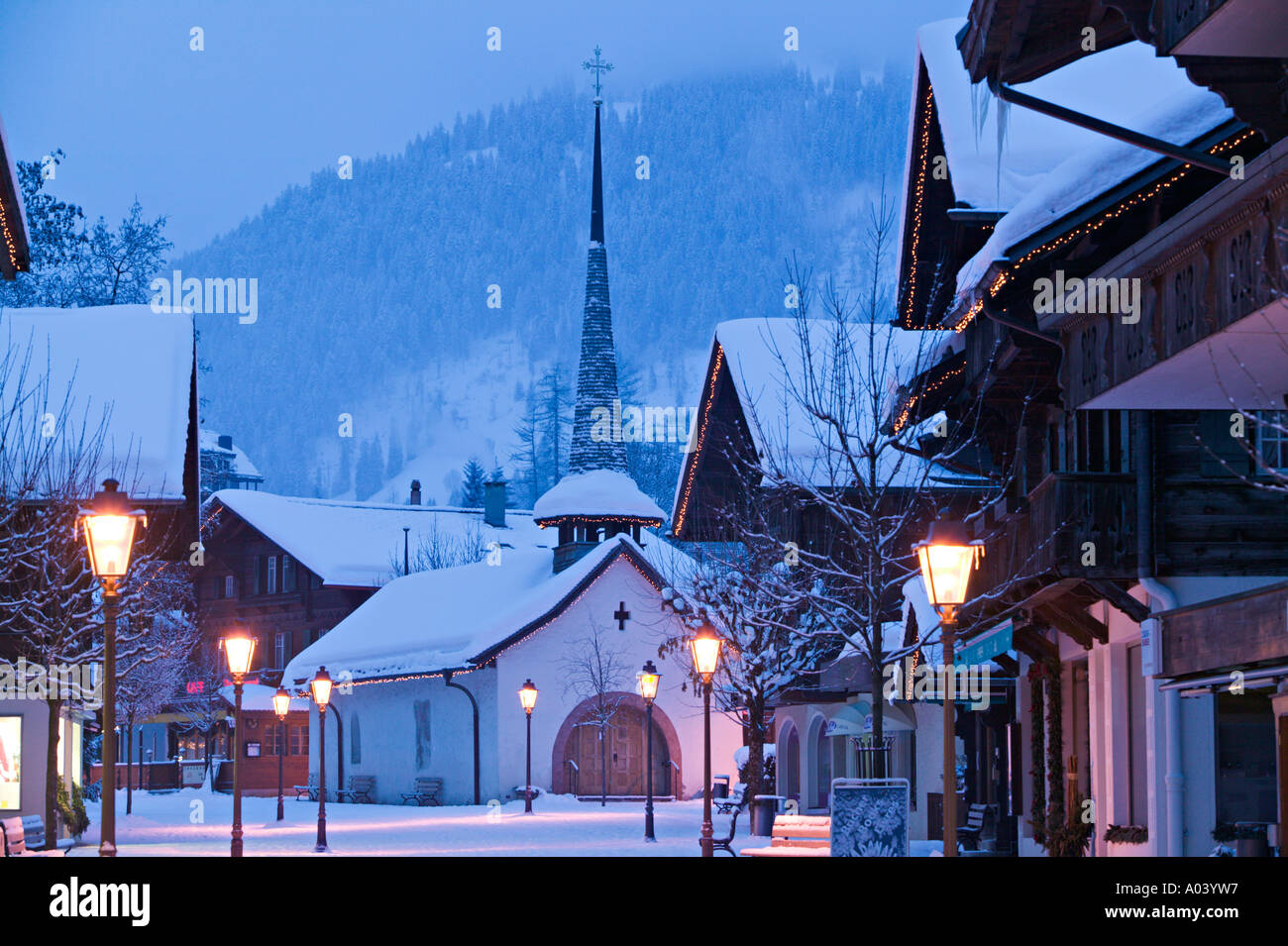 Gstaad night -Fotos und -Bildmaterial in hoher Auflösung – Alamy