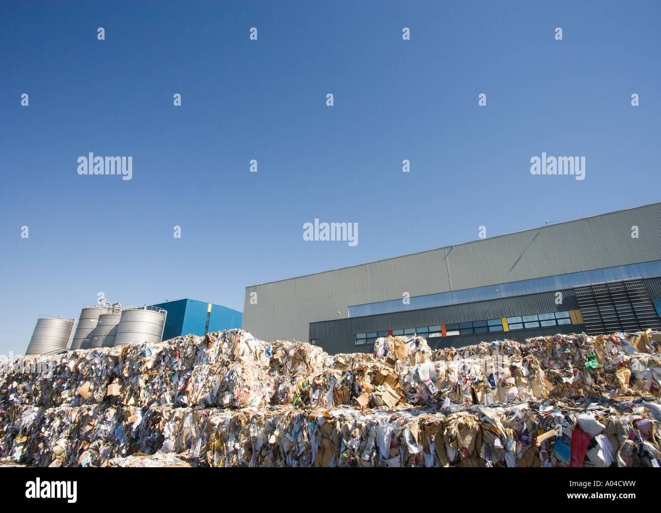 Gebrauchte papierballen -Fotos und -Bildmaterial in hoher Auflösung – Alamy