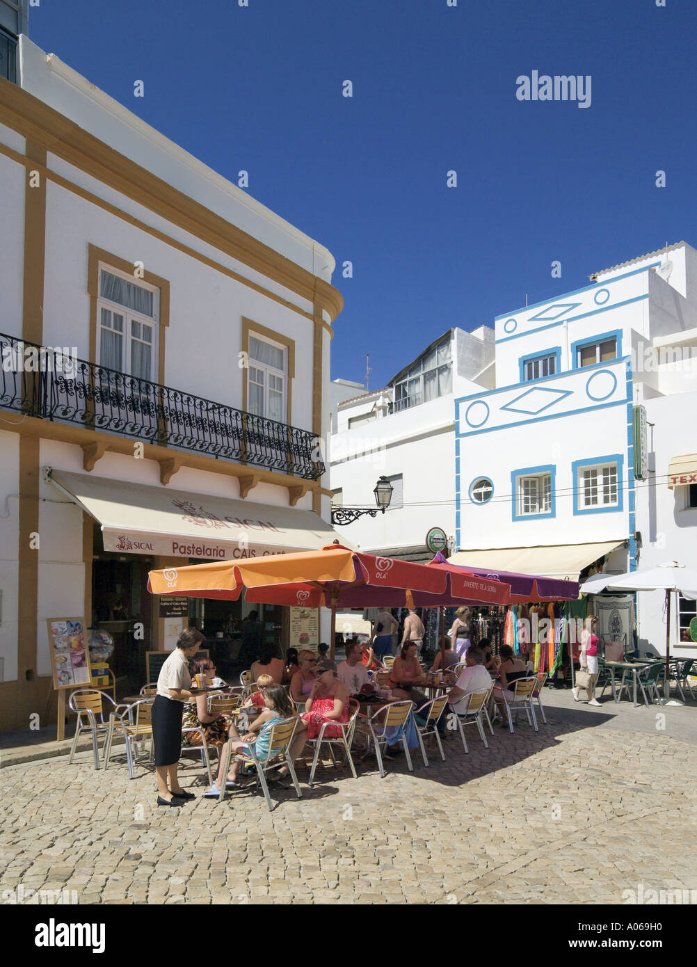 Albufeira cafe -Fotos und -Bildmaterial in hoher Auflösung – Alamy
