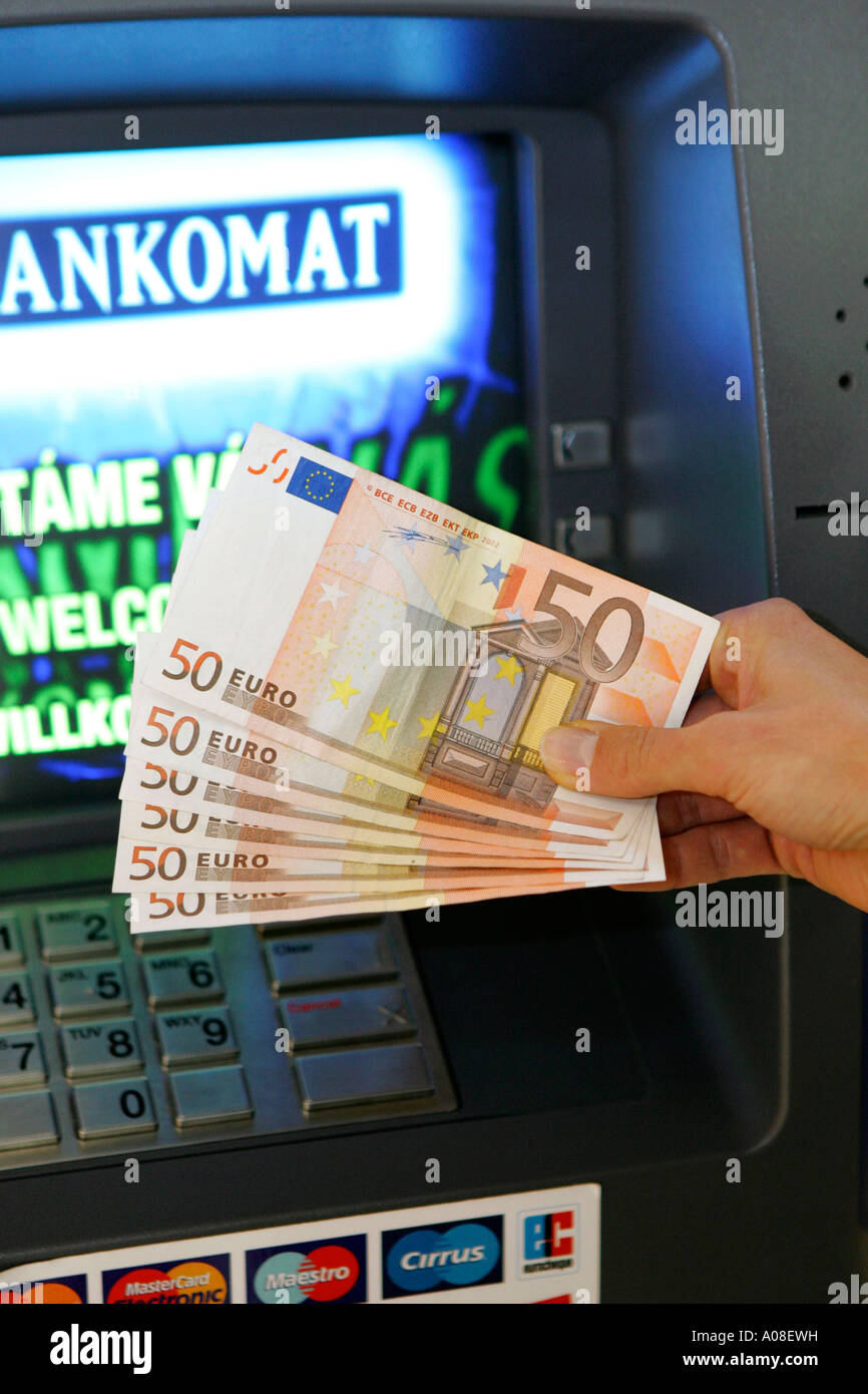 Ec card cash machine -Fotos und -Bildmaterial in hoher Auflösung – Alamy