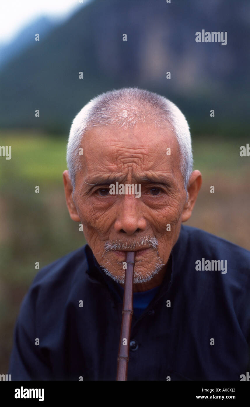 Pipe Smoking Stockfotos und -bilder Kaufen - Alamy