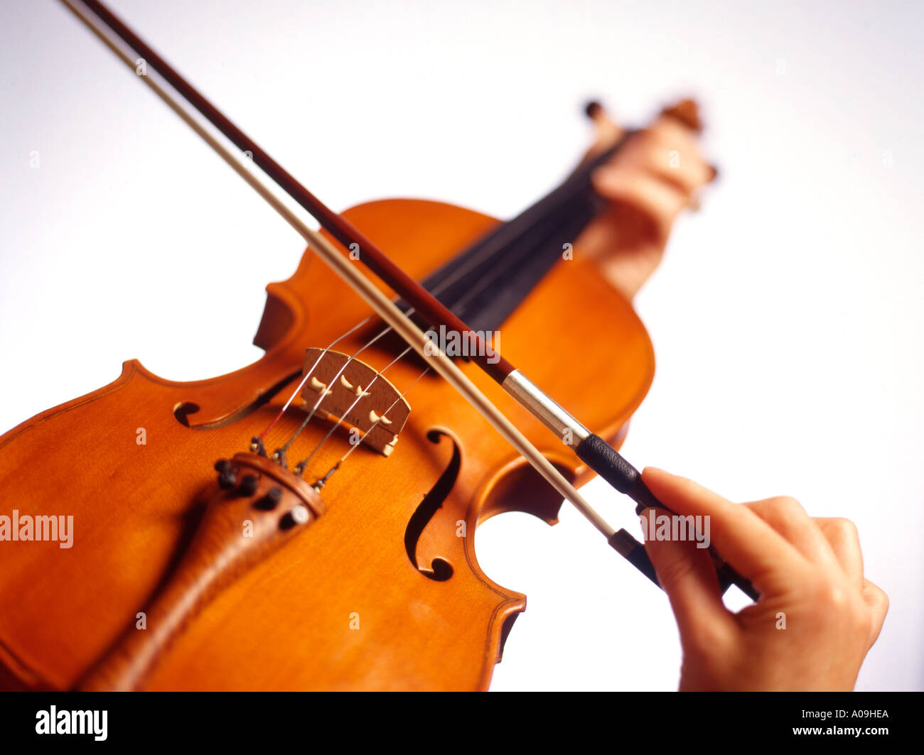 Pferdehaar geige -Fotos und -Bildmaterial in hoher Auflösung – Alamy