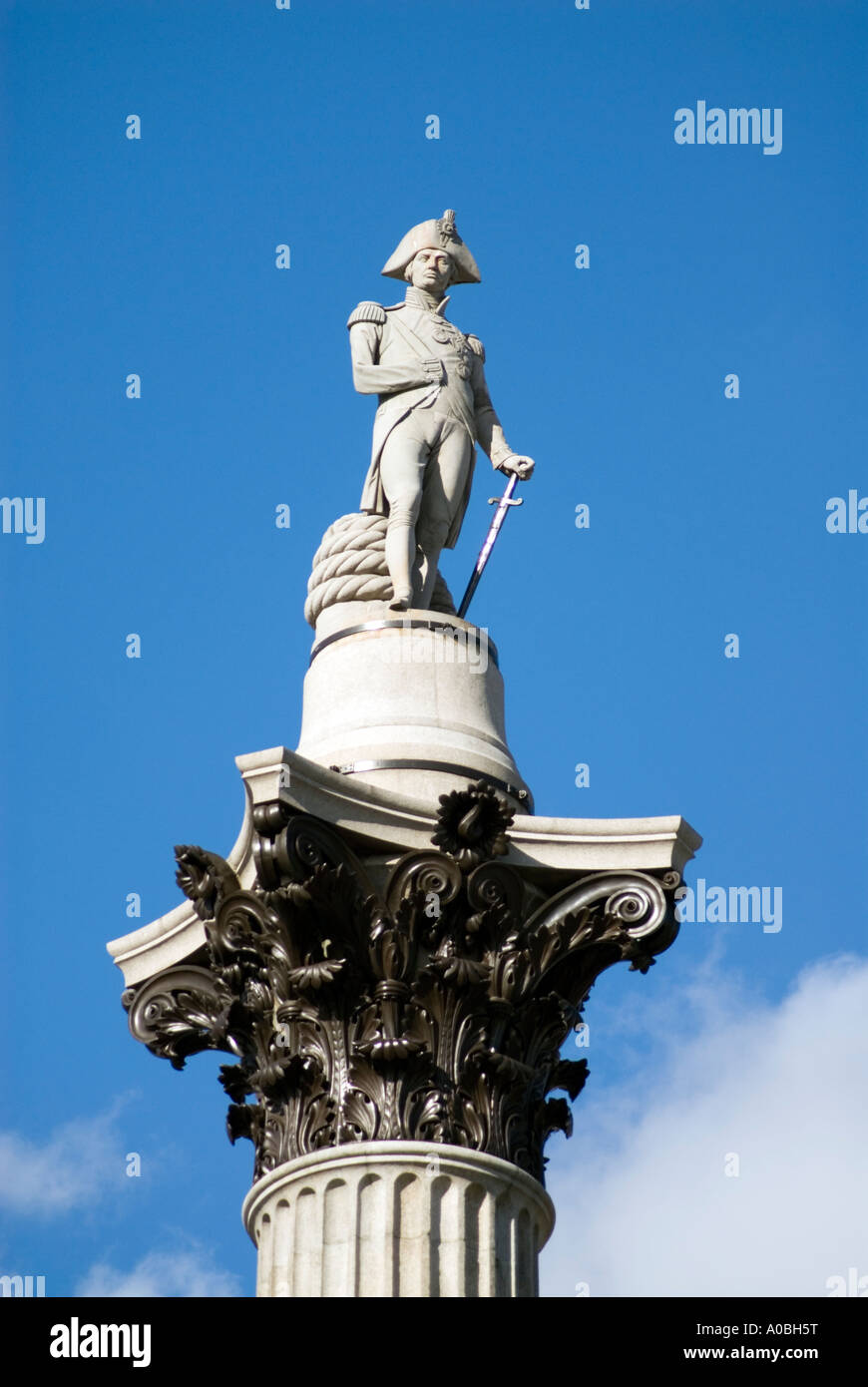Statue von Nelson auf Nelsonsäule in Trafalgar Square in London ...