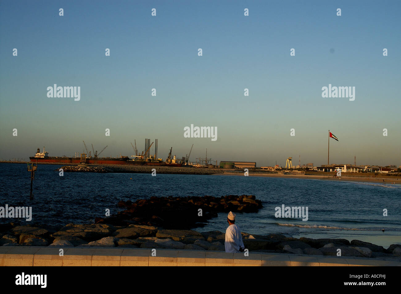 Container port dubai -Fotos und -Bildmaterial in hoher Auflösung – Alamy