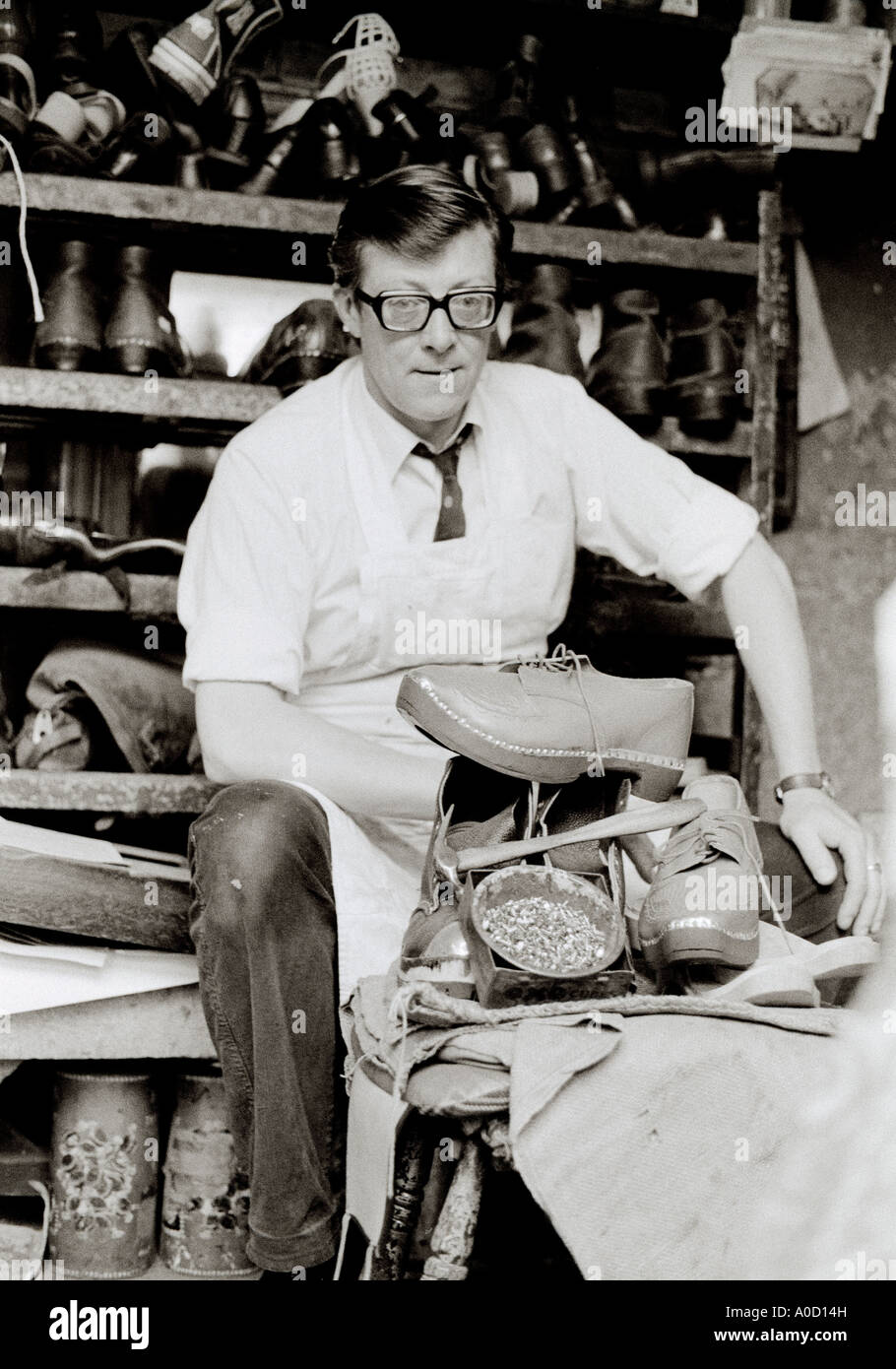 The clog maker -Fotos und -Bildmaterial in hoher Auflösung – Alamy