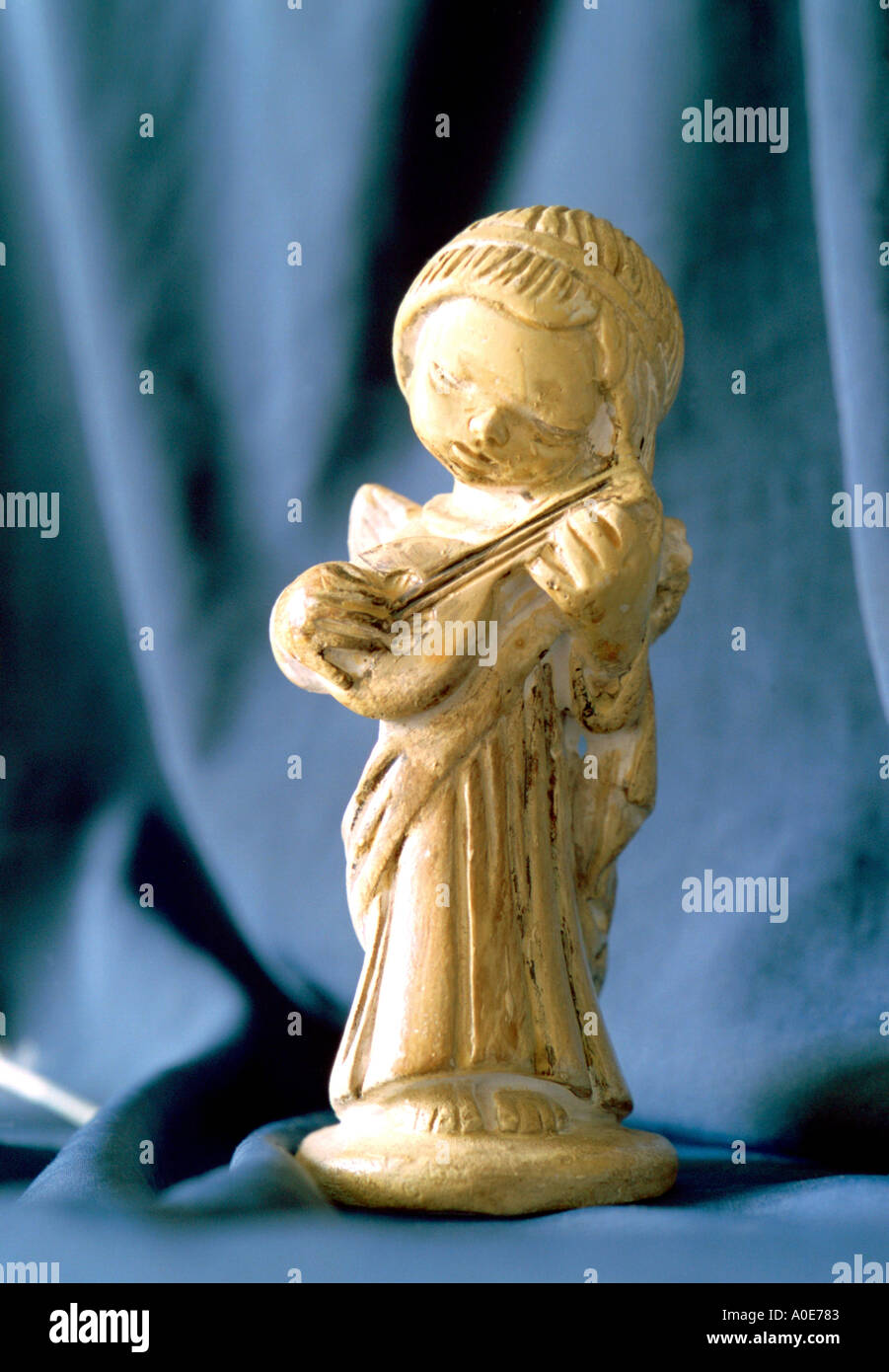 Cherubim engel -Fotos und -Bildmaterial in hoher Auflösung – Alamy
