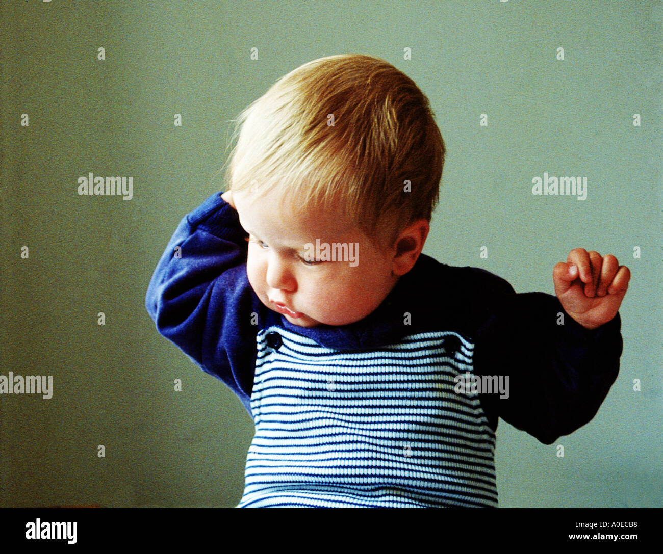 Fat toddler -Fotos und -Bildmaterial in hoher Auflösung – Alamy