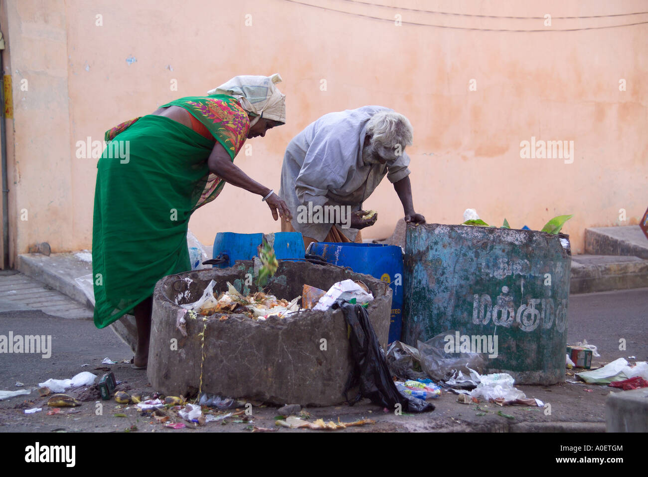 Von armut betroffene erwachsene -Fotos und -Bildmaterial in hoher Auflösung – Alamy