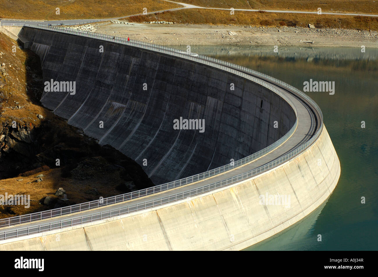 Moiry dam -Fotos und -Bildmaterial in hoher Auflösung – Alamy