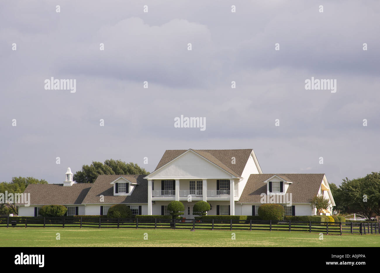 Dallas fernsehserie -Fotos und -Bildmaterial in hoher Auflösung – Alamy