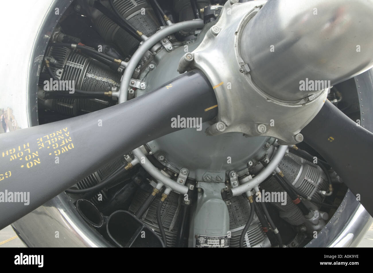 Mit flugzeugmotor sternmotor -Fotos und -Bildmaterial in hoher ...