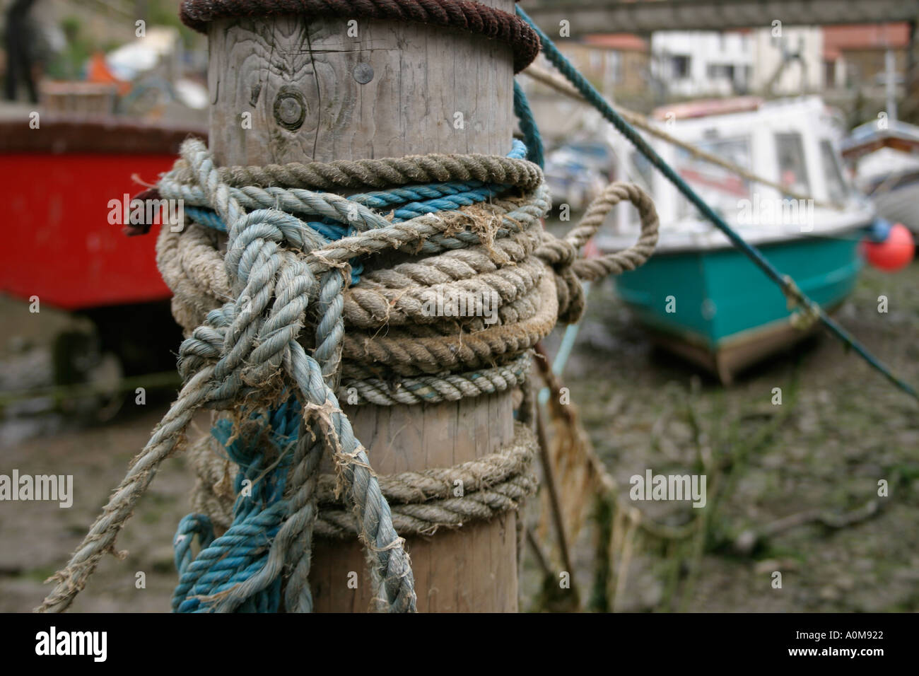 Verknoteter pfosten -Fotos und -Bildmaterial in hoher Auflösung – Alamy