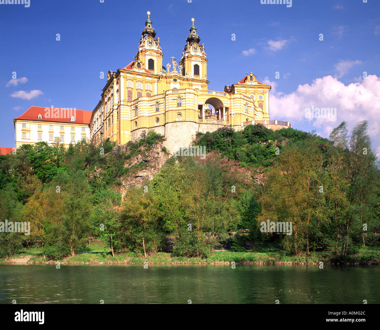 AT - Niederösterreich: Melk Kloster hoch über der Donau Stockfotografie ...