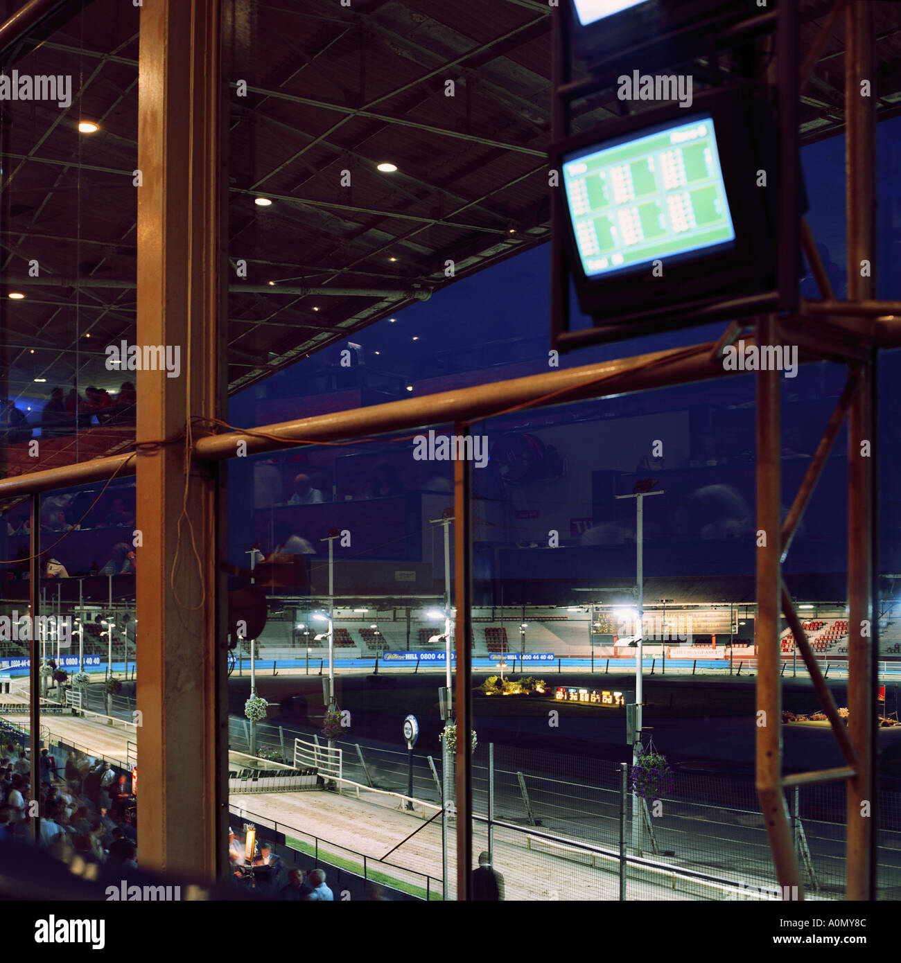 Greyhound racing track stadium -Fotos und -Bildmaterial in hoher ...