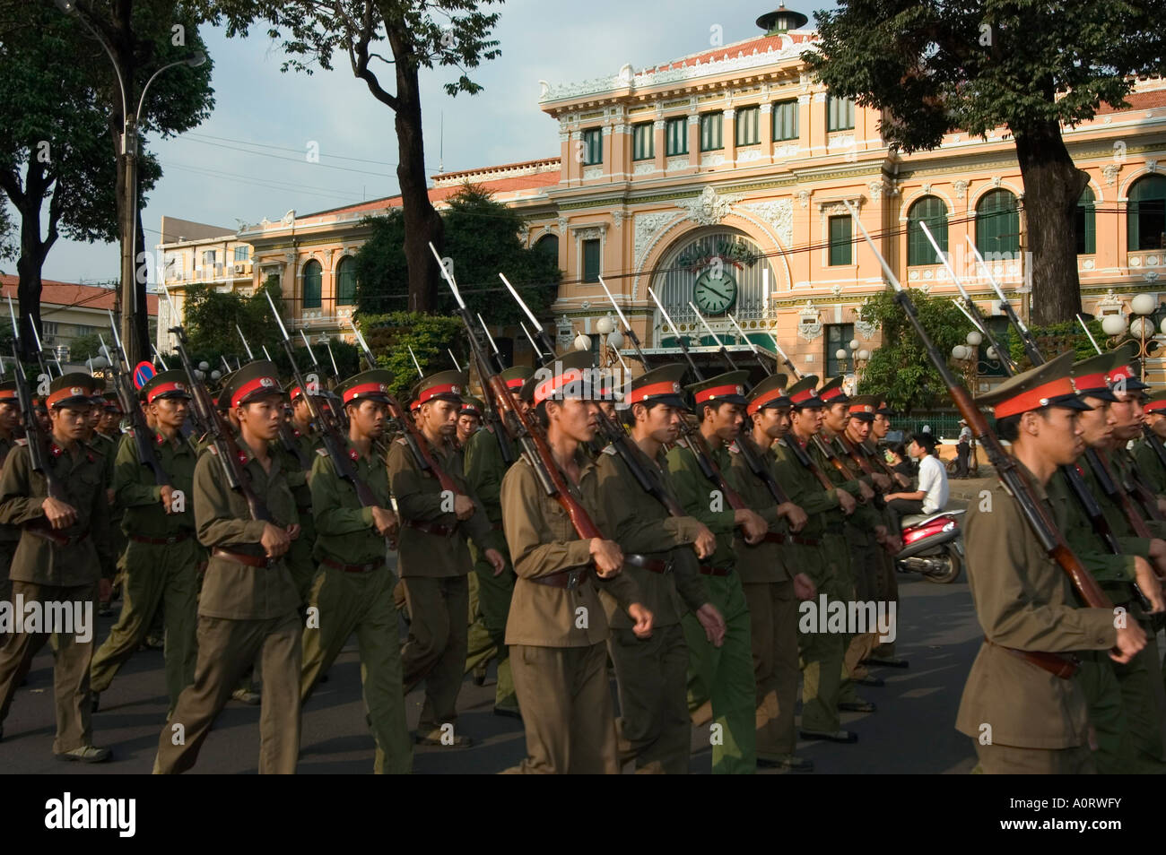 Bundeswehr parade -Fotos und -Bildmaterial in hoher Auflösung – Alamy