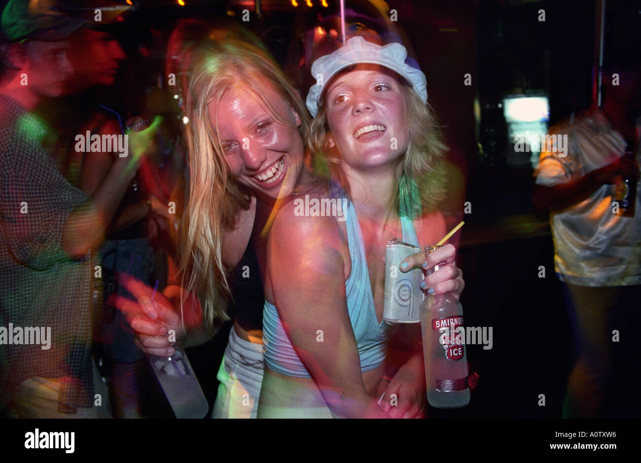 Alcopops Woman Stockfotos und -bilder Kaufen - Alamy