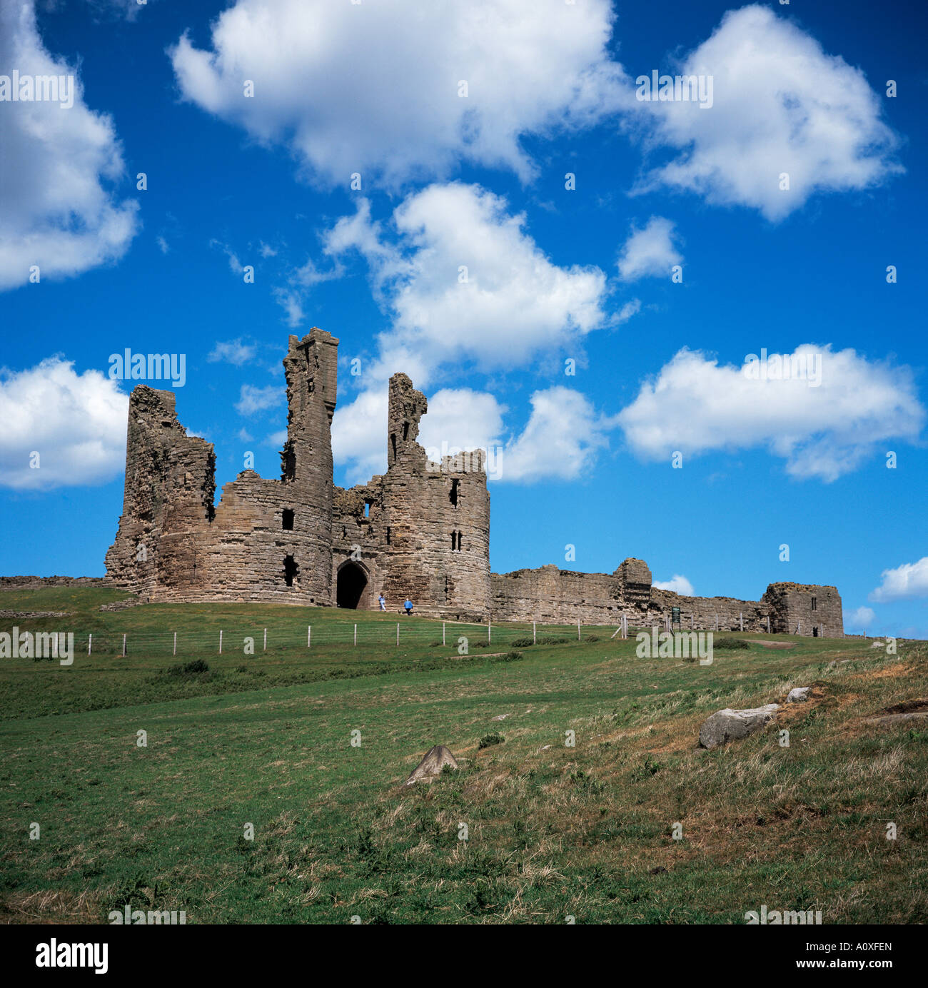 Der Bergfried und Constable s Turm an die richtige Dunstanburgh Castle ...