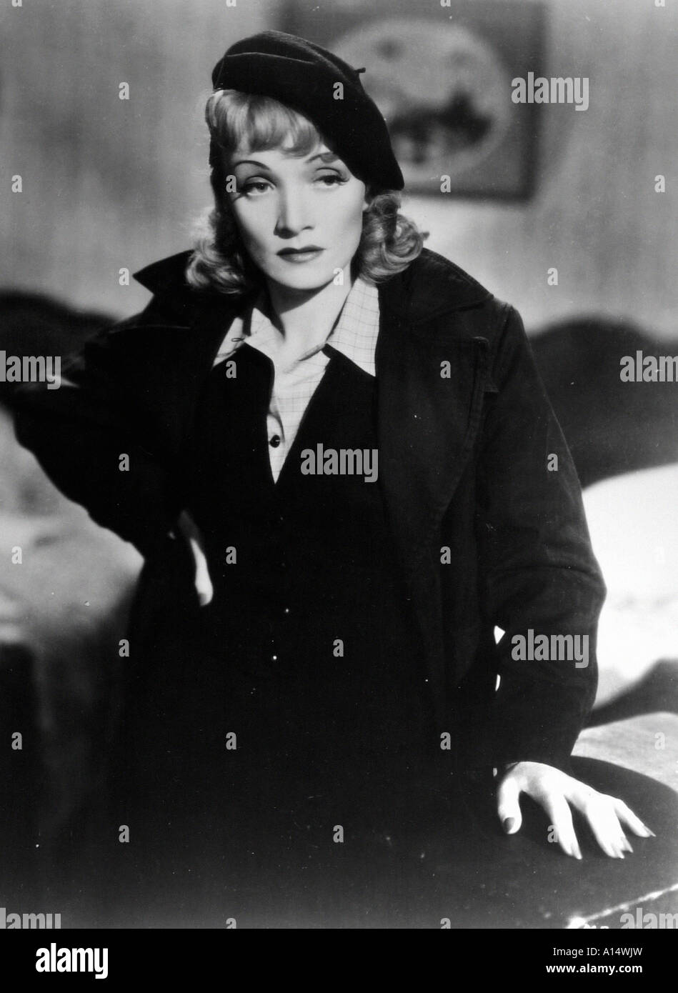 Manpower marlene dietrich -Fotos und -Bildmaterial in hoher Auflösung – Alamy