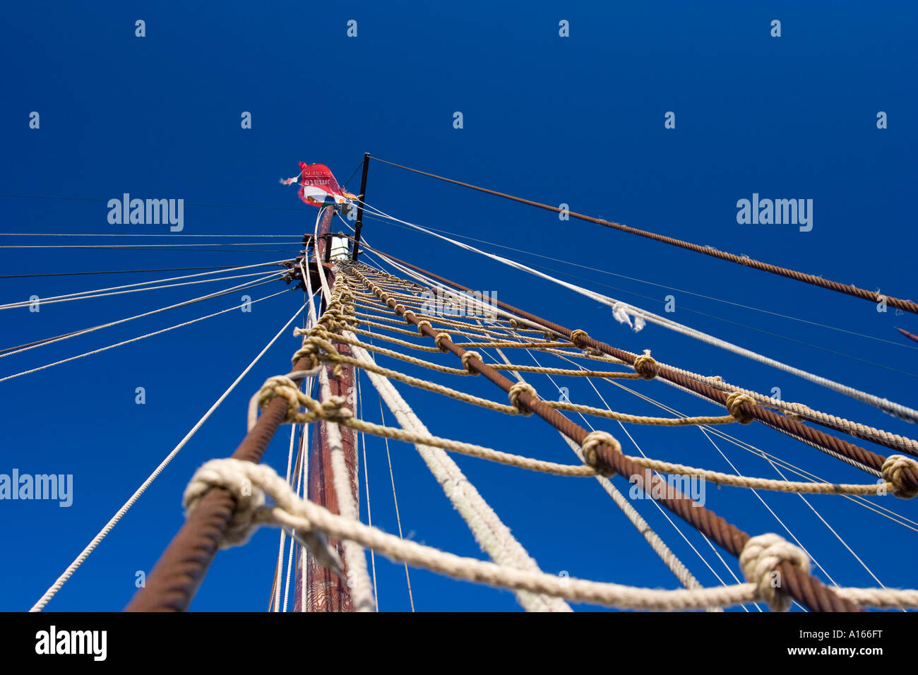 Takelage auf der Nordsee-Clipper-Albatros, ausgeführt festgemacht in ...