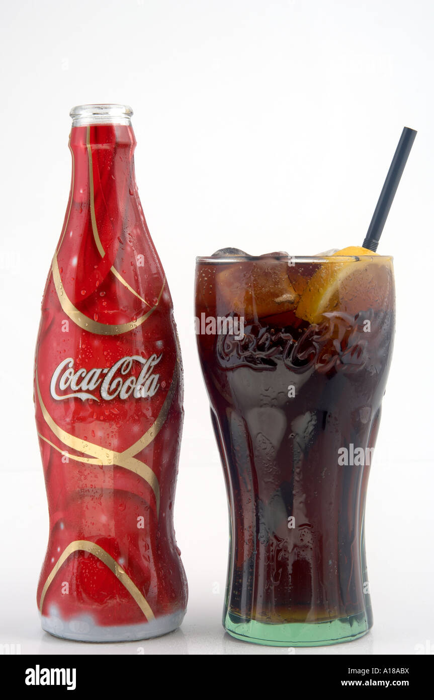 Glass coke cola bottle in -Fotos und -Bildmaterial in hoher Auflösung ...